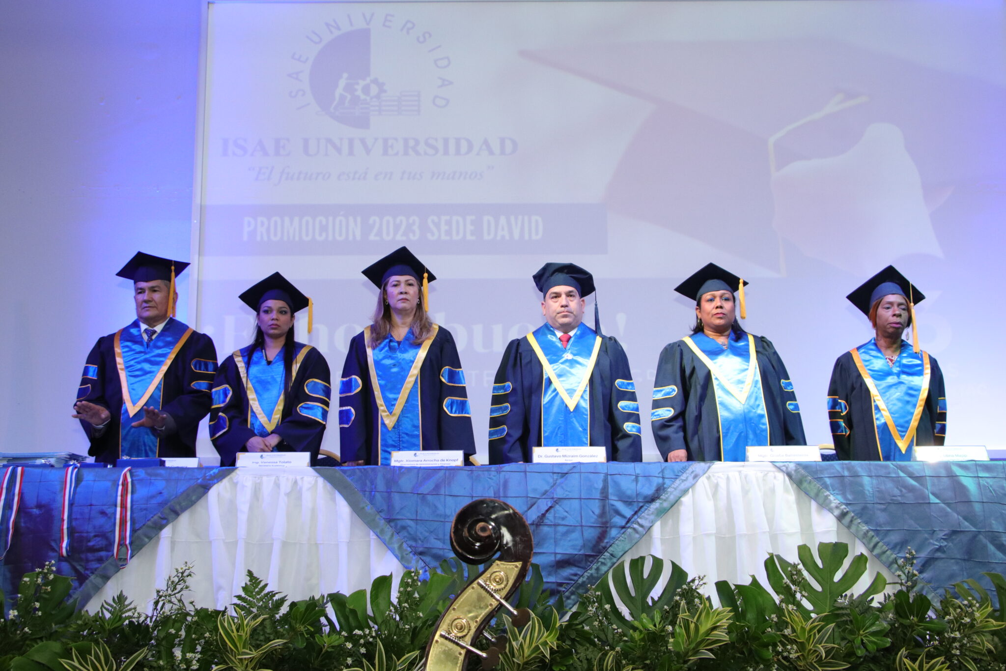 Ceremonia de Graduación en el Centro Regional de David – ISAE UNIVERSIDAD